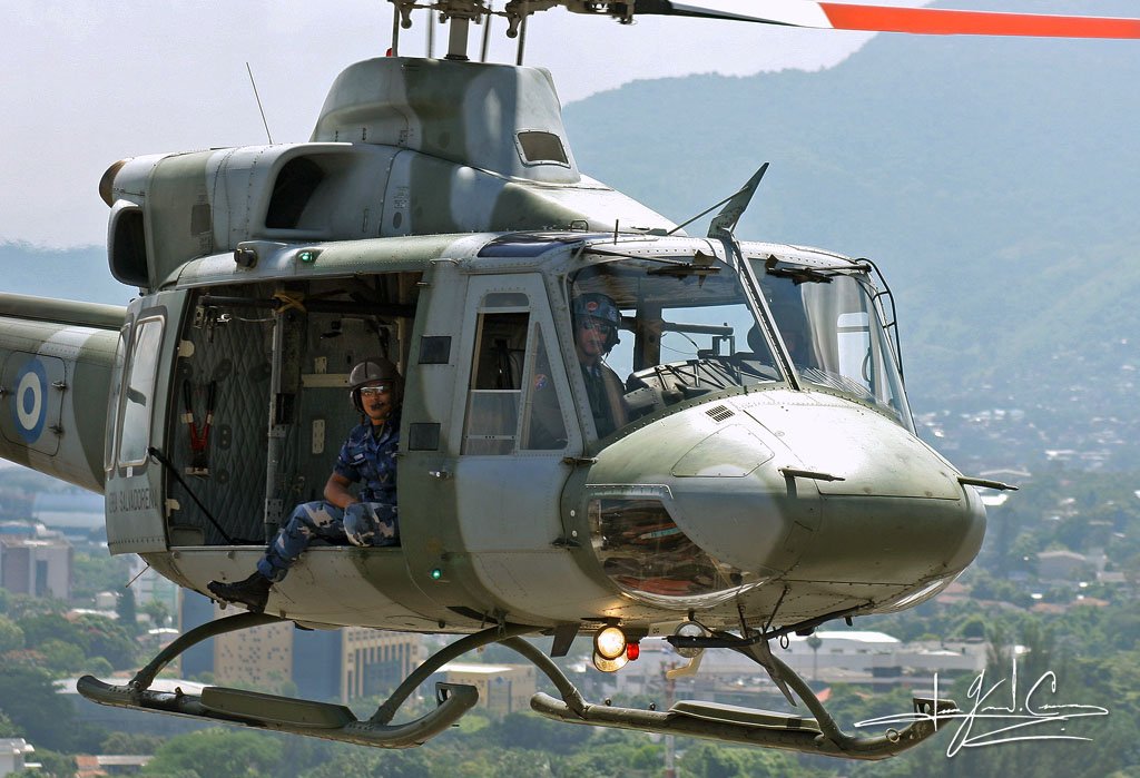 MODELO ESCALA 1/48 BELL 412EP /AB212 / UH1N DE LA FUERZA AEREA DE EL ...